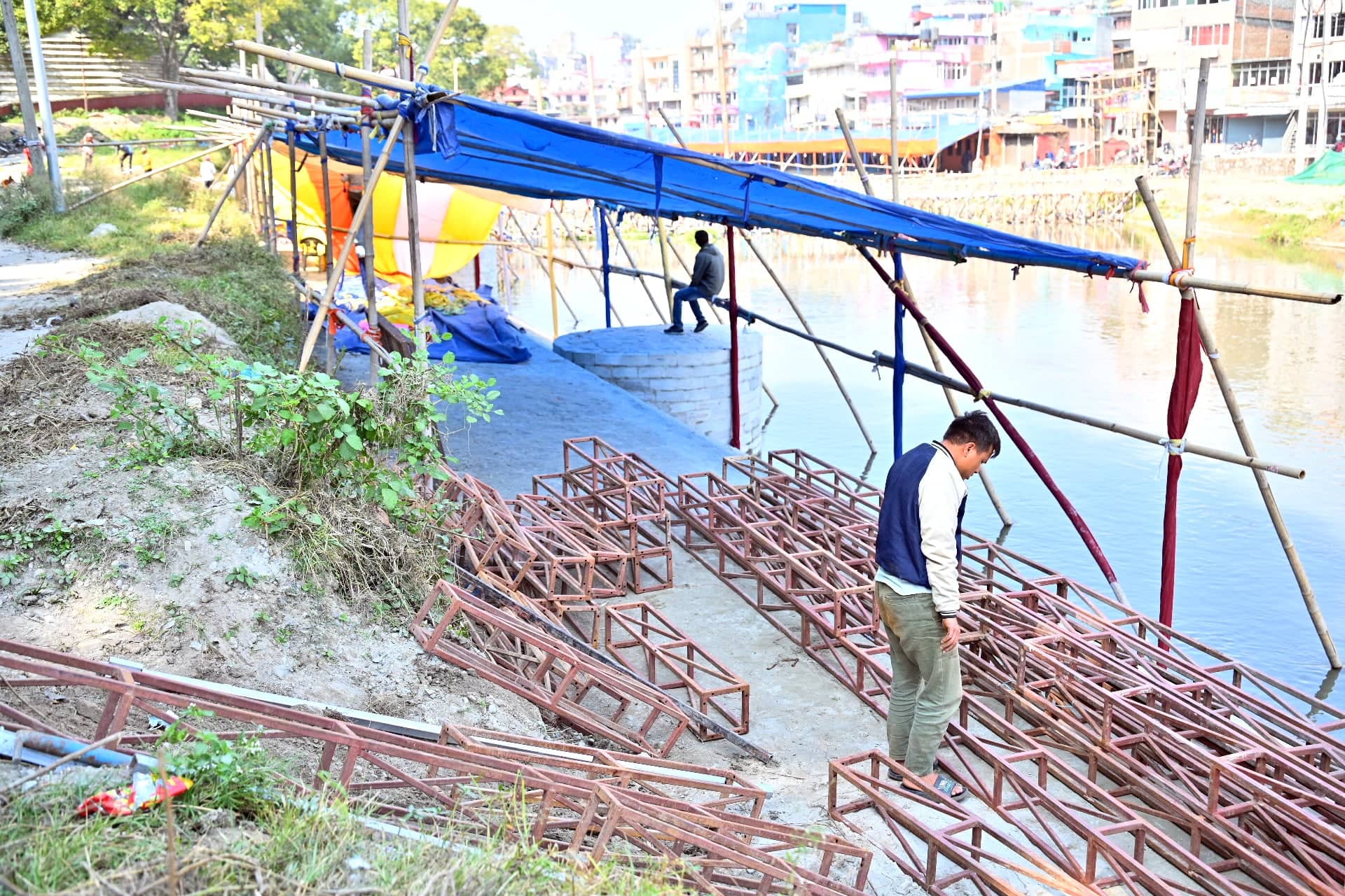 काठमाडौंमा छठ पूजाको तयारी, बनाउन थालियो पूजास्थल
